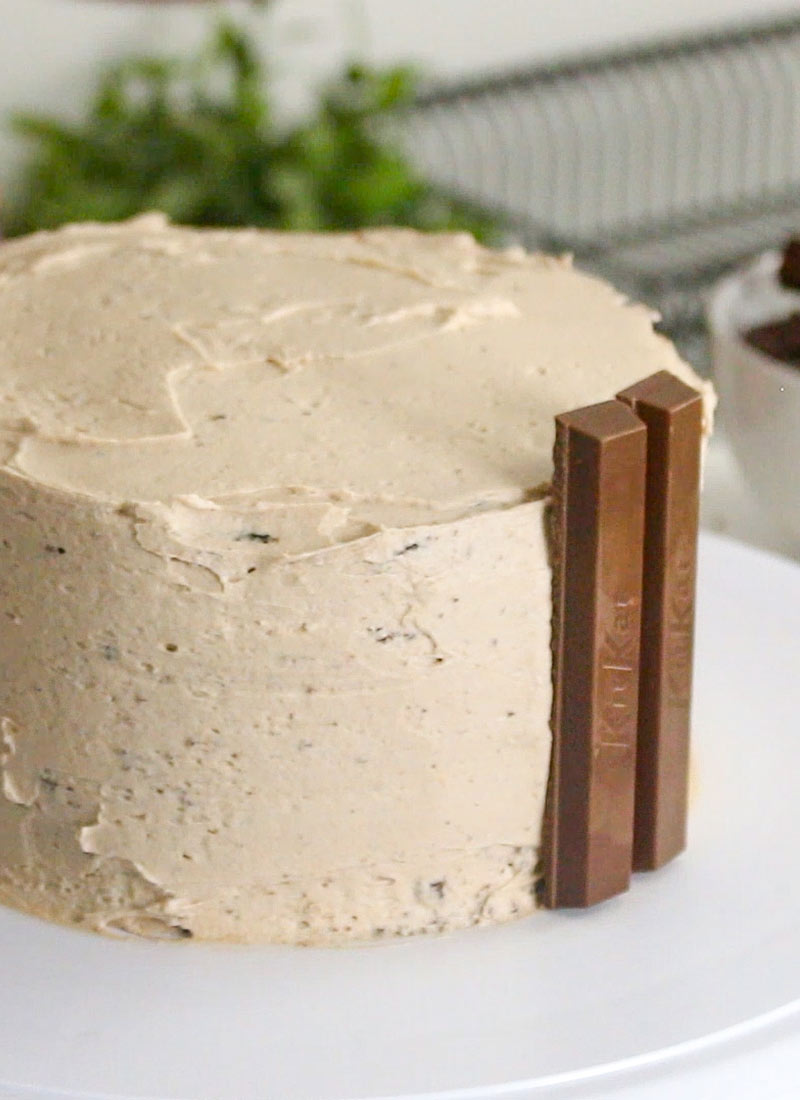 Chocolate Kit Kat Cake - Pankobunny