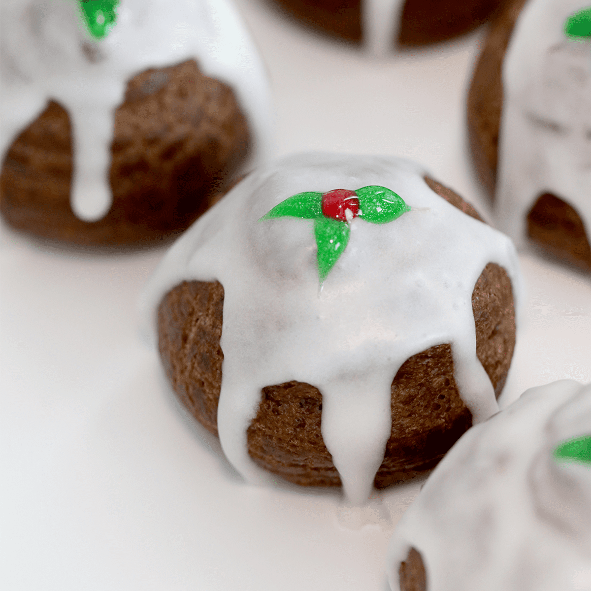 Christmas Pudding Cream Puffs - Pankobunny