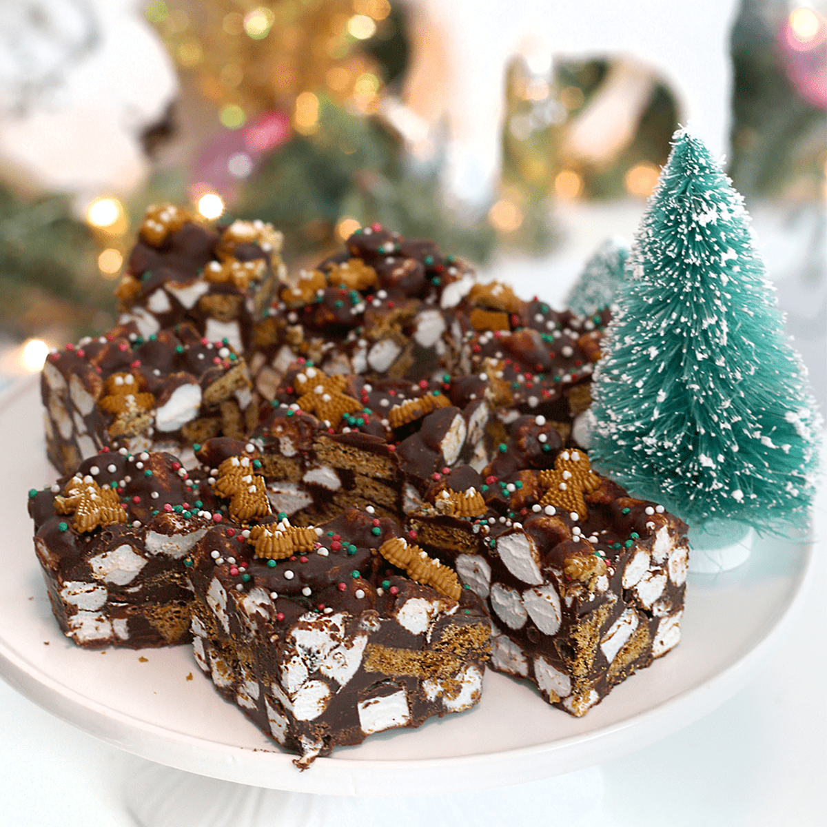Gingerbread Rocky Road Fudge - Pankobunny