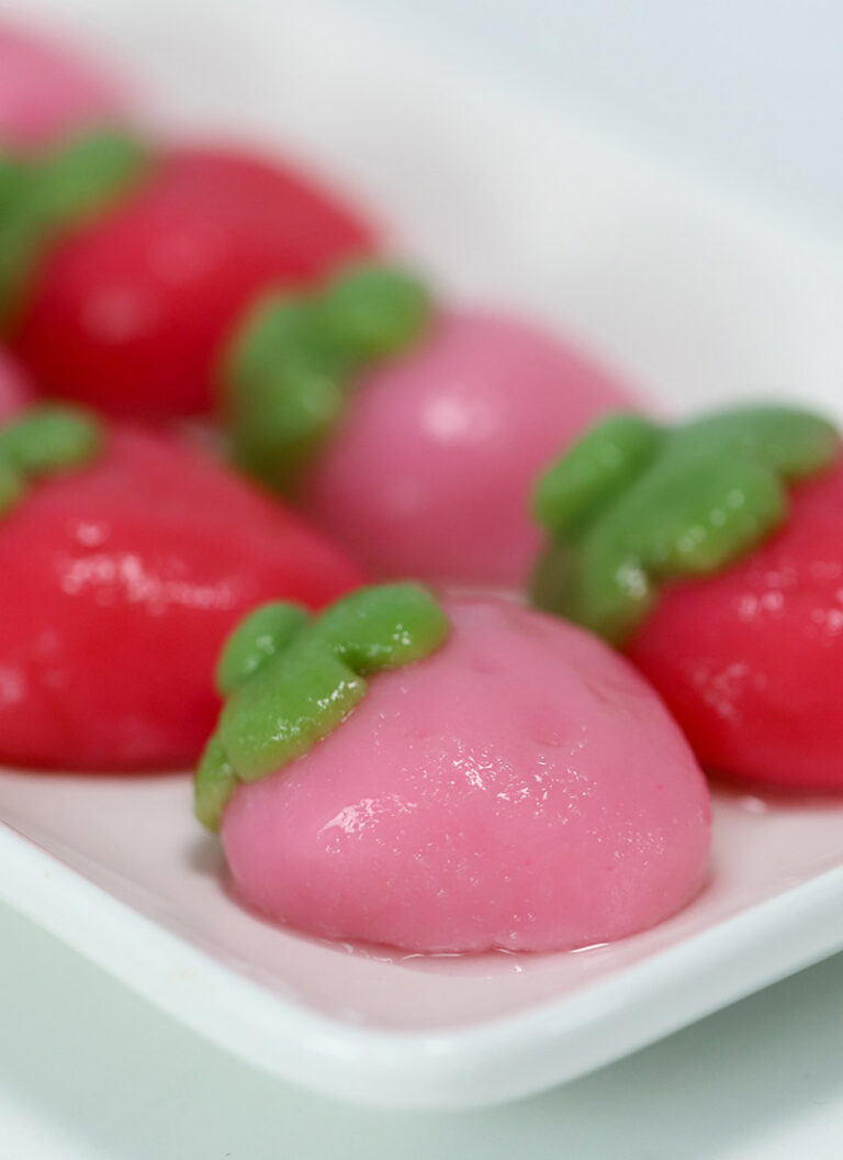 Strawberry Mochi Recipe - Pankobunny